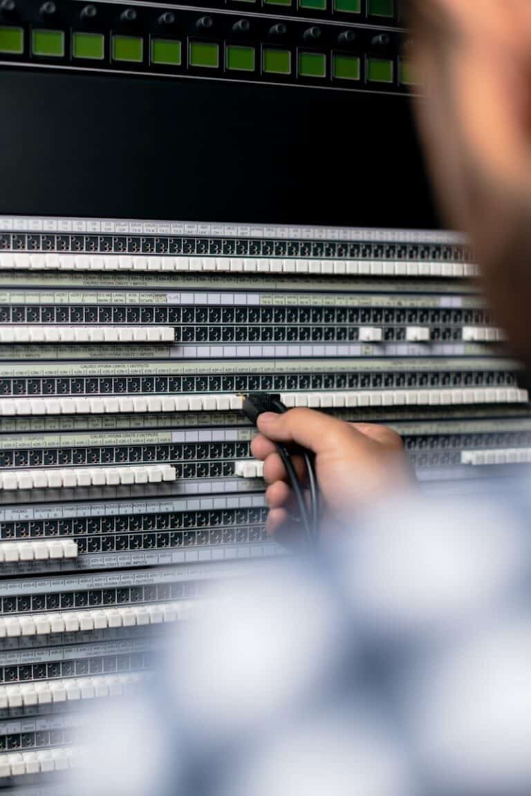 What Does a Network Engineer Do: Key Responsibilities and Skills ...